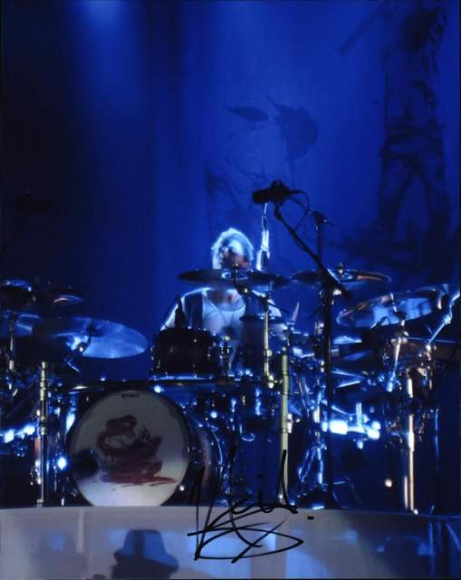 Neil Sanderson signed AUTHENTIC 8x10|Free Ship|The Autograph Bank